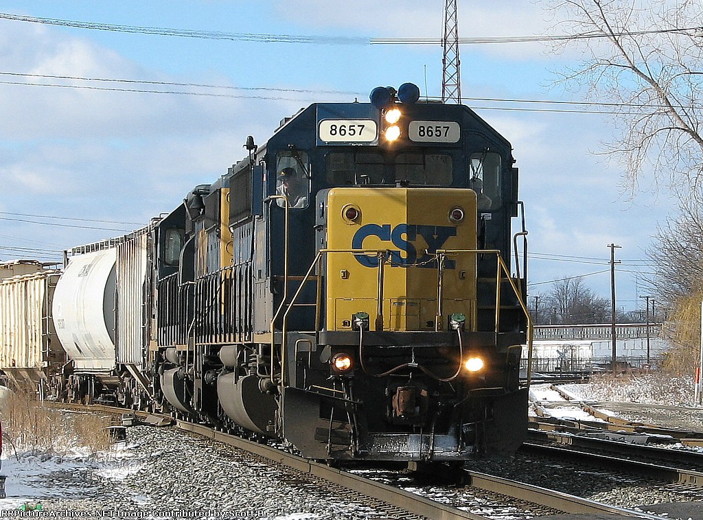 CSX 8657 Q634 pulling out of the transfer track